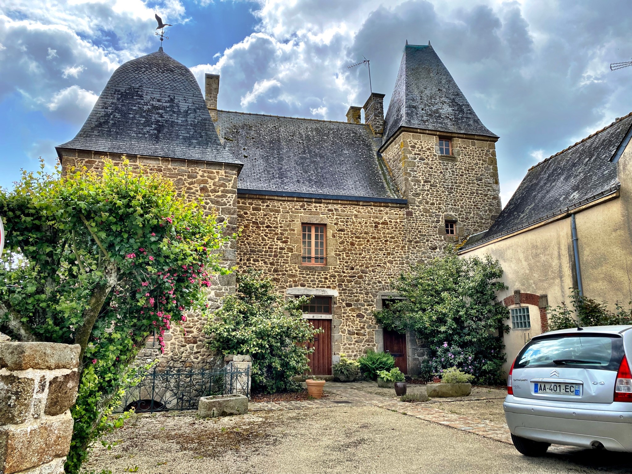 Lassay-les-Châteaux – A Town And Two Castles | Finding Our France